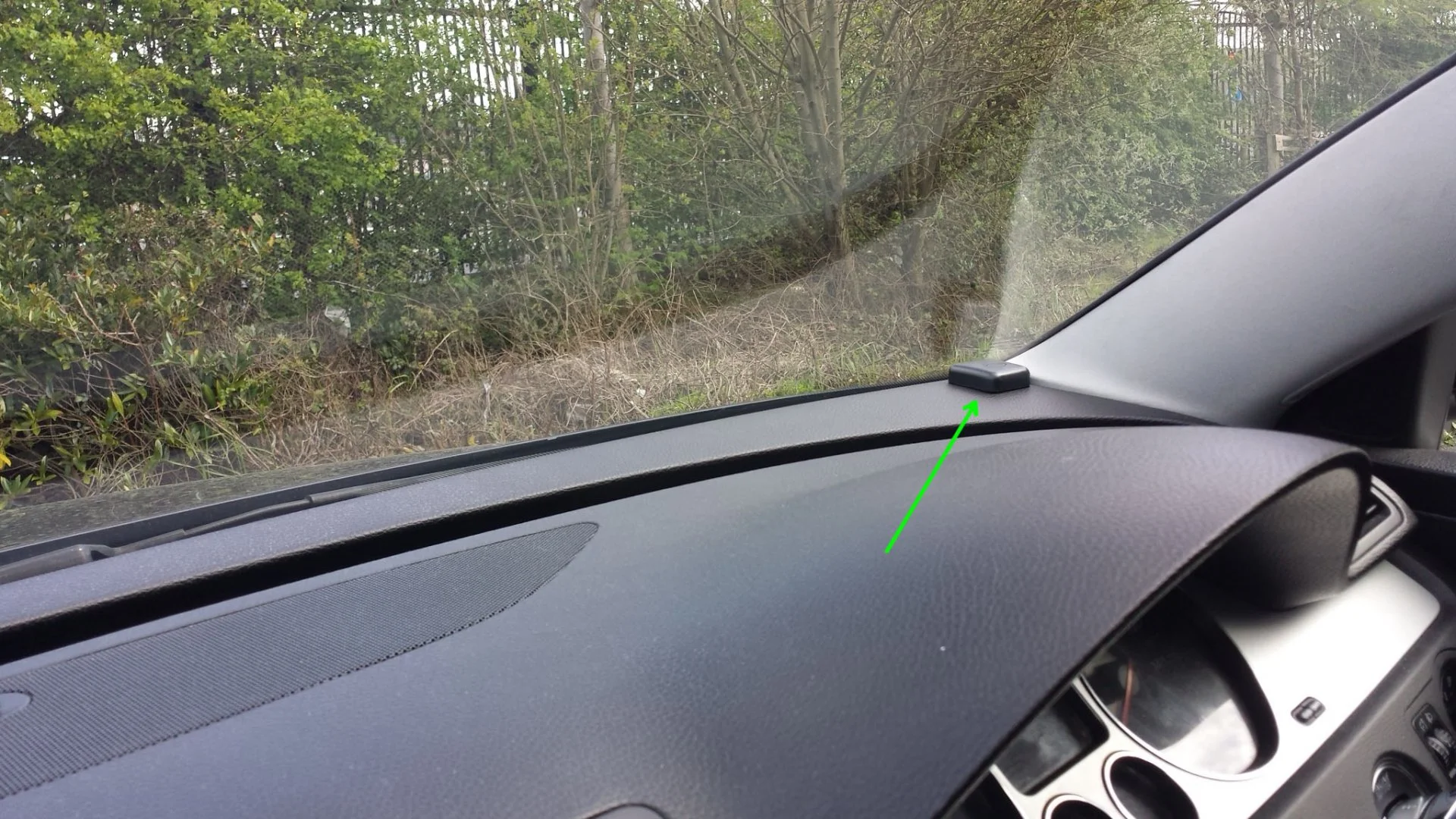 Where to mount / install dashcamera GPS antenna / mouse ? ( sample ...